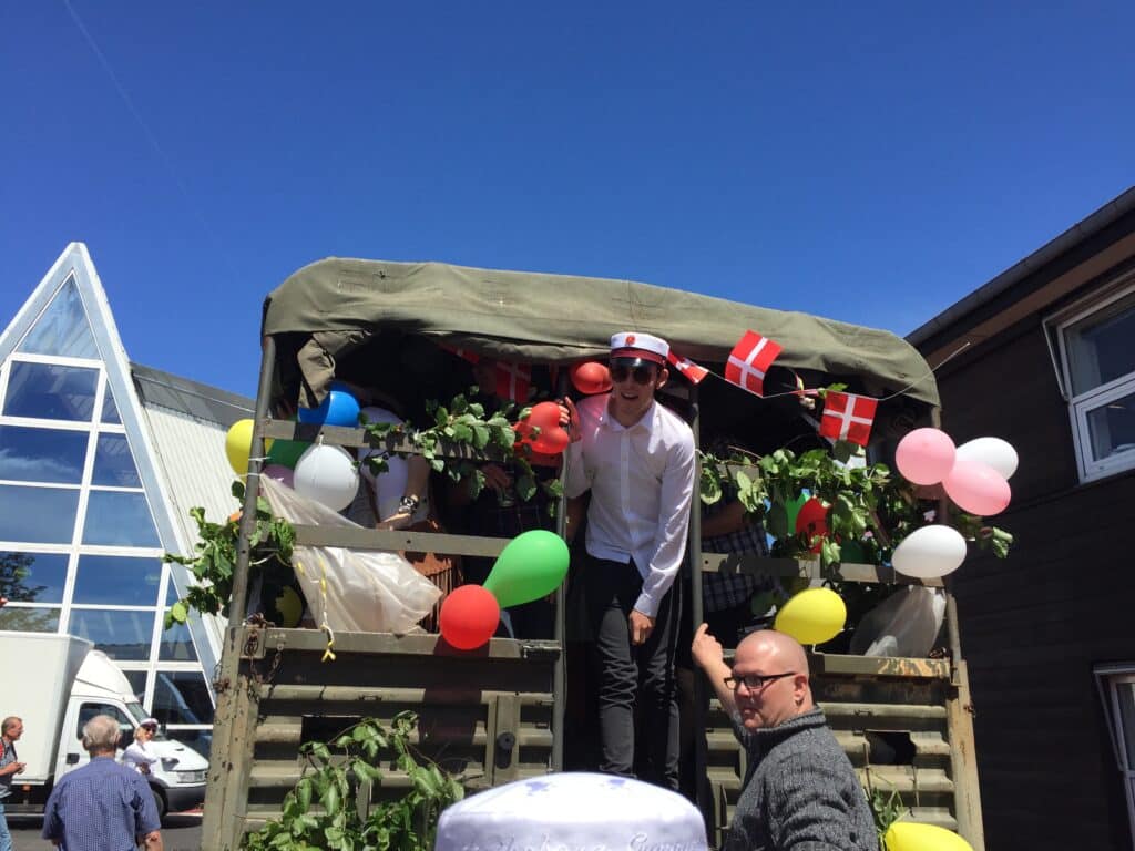 Hvornår skal man bestille en studentervogn? - SULA studenterkørsel