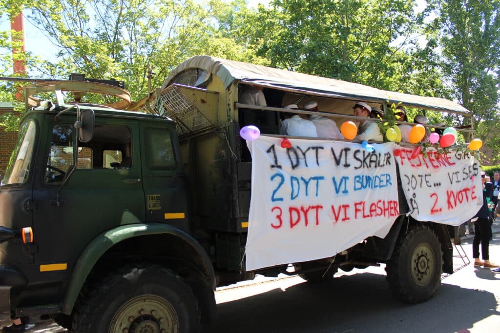 Må man dytte af studentervognen? - SULA studenterkørsel